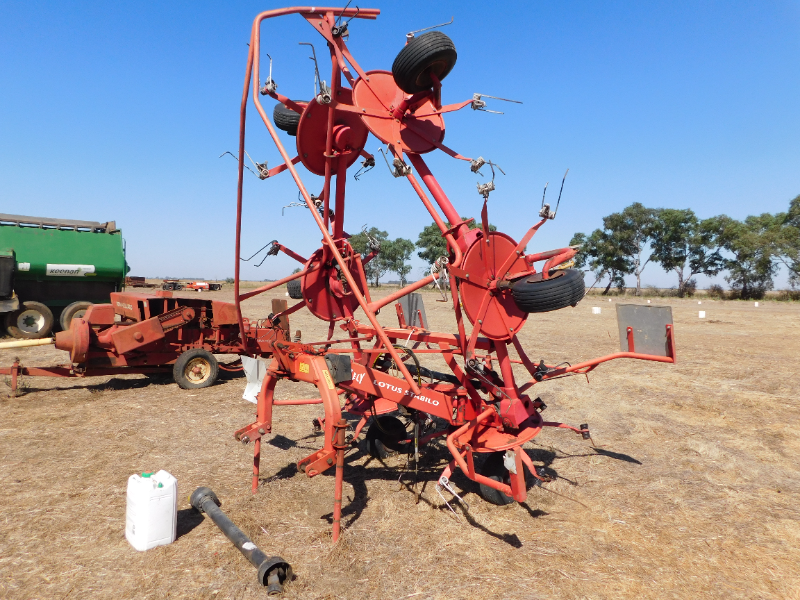 Lot 24 - LOTUS LELY TEDDER RAKE 9 metre | AuctionsPlus