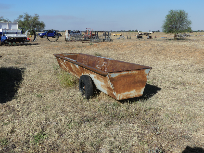 Lot 249 - 5x 5mtr mobile feed troughs | AuctionsPlus