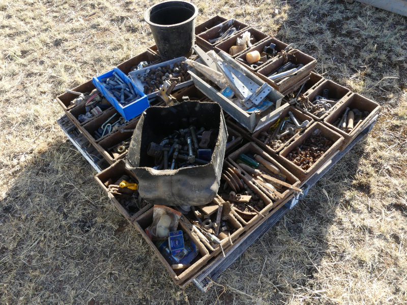 Lot 277 - Pallet of assorted nuts and bolts | AuctionsPlus