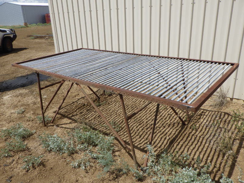 Lot 186 - STEEL WOOL TABLE | AuctionsPlus