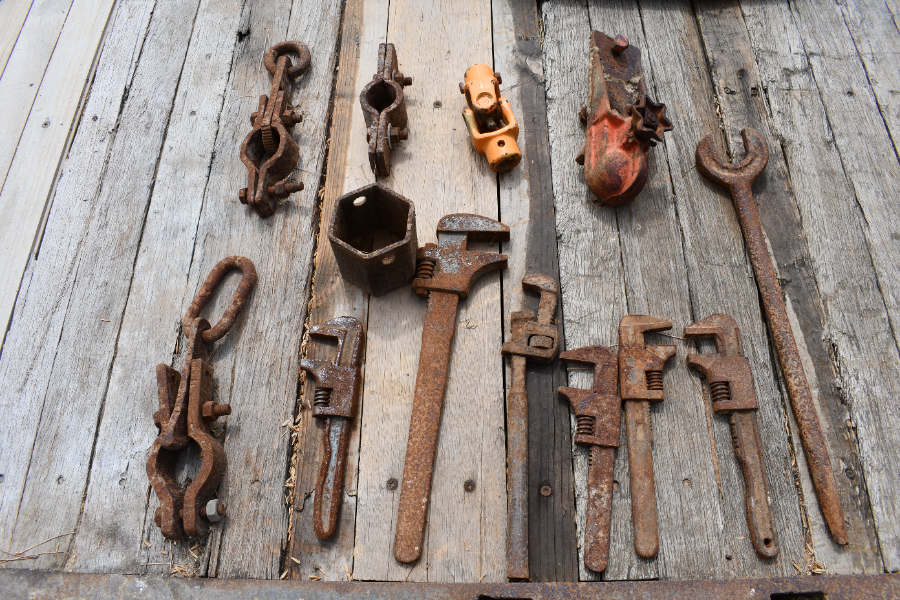 Lot 204 - Stillsons, bore pipe pulling clamps | AuctionsPlus