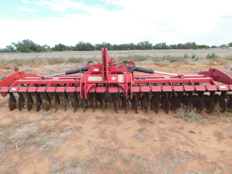 Lot 18 - 18 FOOT LELY MULTI DISC 2015 built. | AuctionsPlus