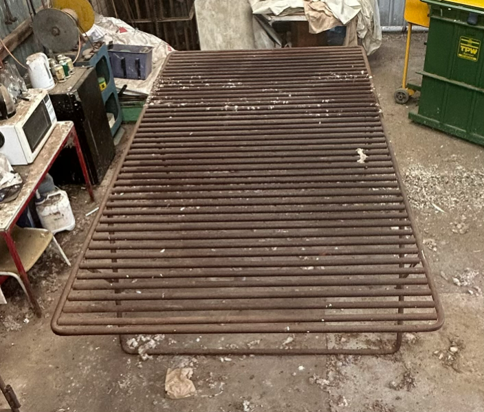 Lot 253 - Wool Table | AuctionsPlus