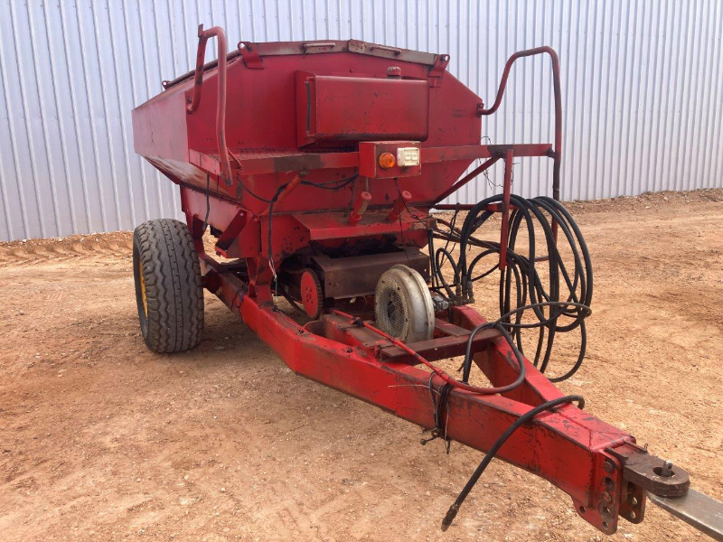 Lot 23 - Alfarm seeder box and spreader attachment | AuctionsPlus