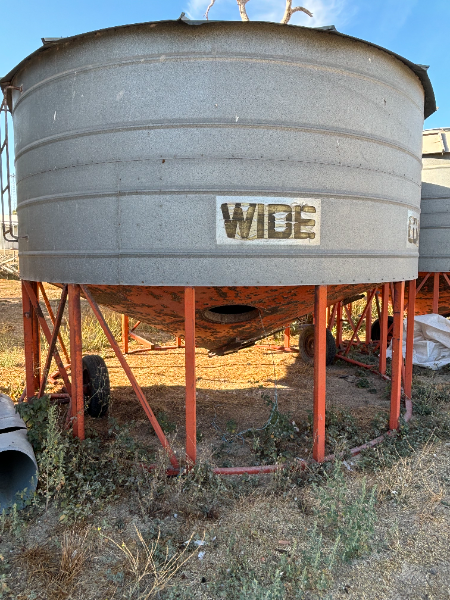 Lot 184 - 2x Jaeschke Field Bin 25 Tonne | AuctionsPlus