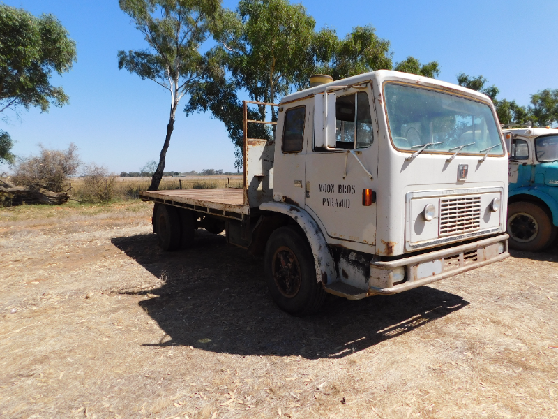 Lot 48 - ACCO 1830A TIPPING TRAY 354 Perkins Bulk Bin | AuctionsPlus