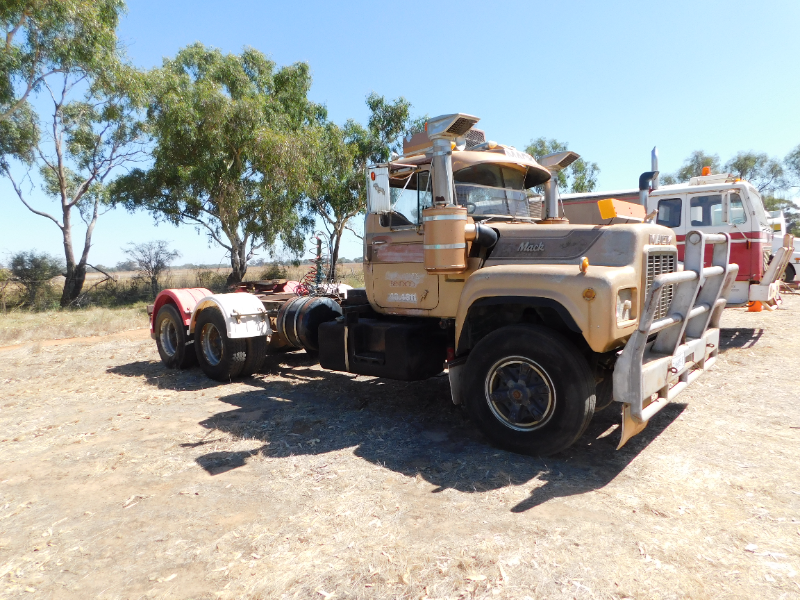 Lot 49 - R600 MACK 1976 built. | AuctionsPlus
