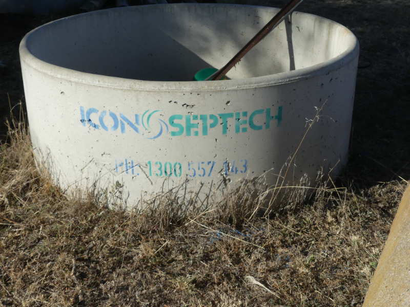 Lot 139 - 5 Septech Concrete Round Troughs, New | AuctionsPlus
