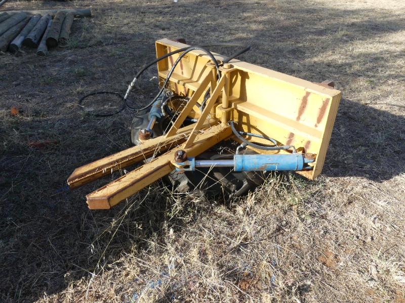 Lot 142 - Box Thorn Puller | AuctionsPlus