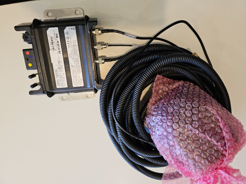 LOT 66 - NEW John Deere 4G Modem & Antenna Kit | AuctionsPlus