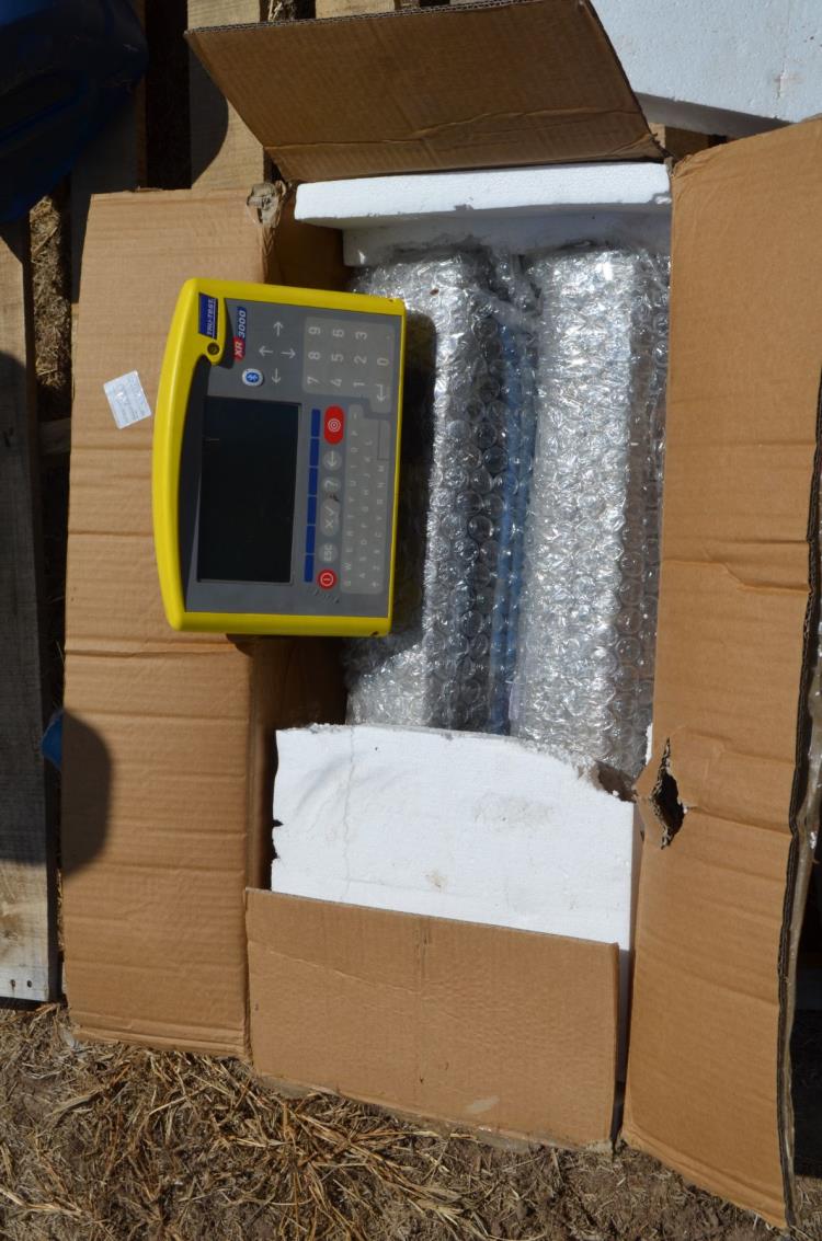 Lot 137 - Tru Test Bars and Monitor | AuctionsPlus