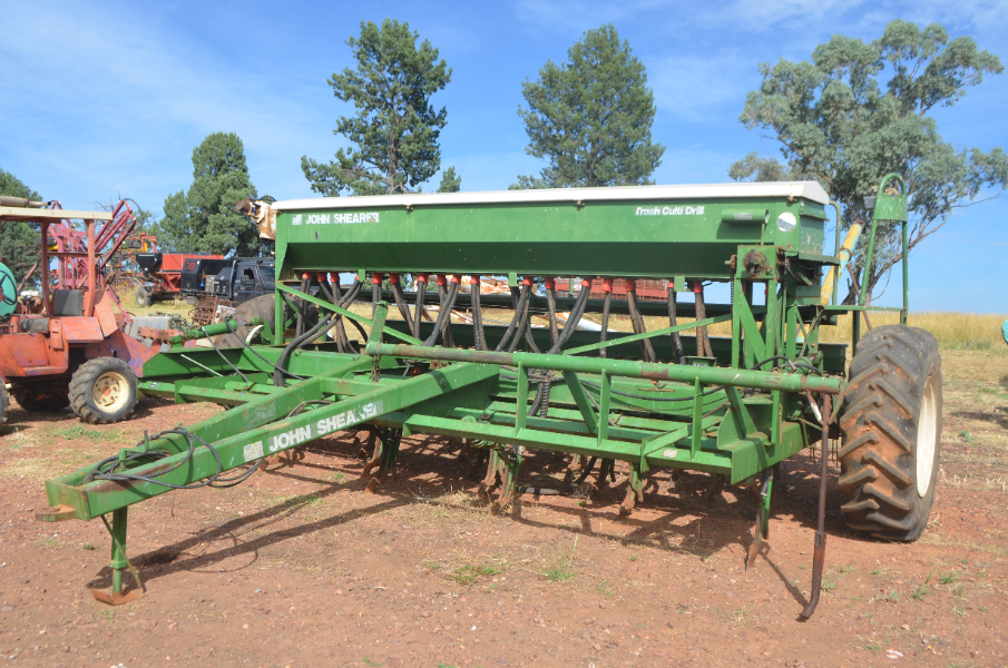 Lot 2 - John Shearer Combine | AuctionsPlus