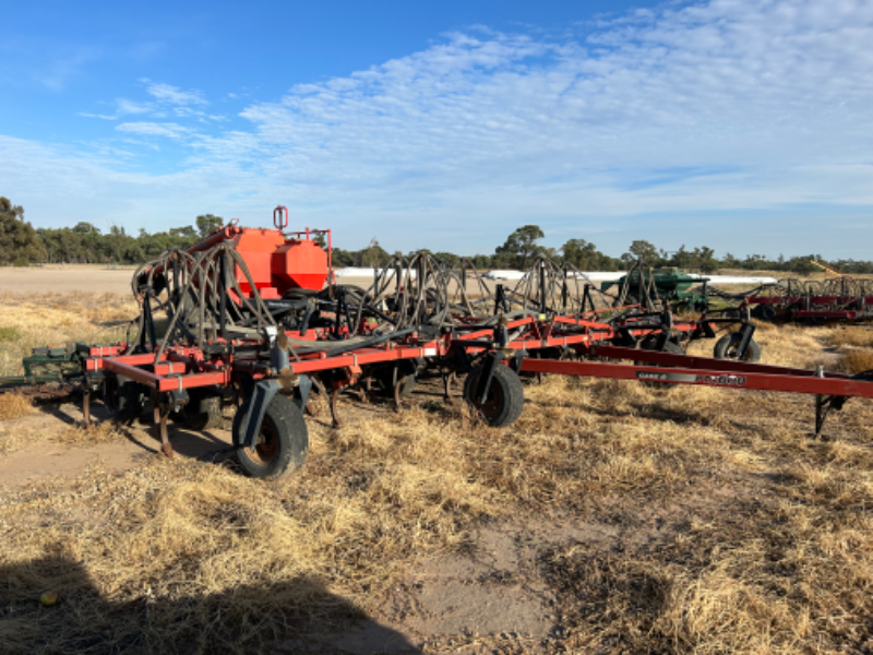 Lot 6 - Case IH PTX 600 Seeder bar 34.5ft & Horwood Bagshaw 6000 box ...
