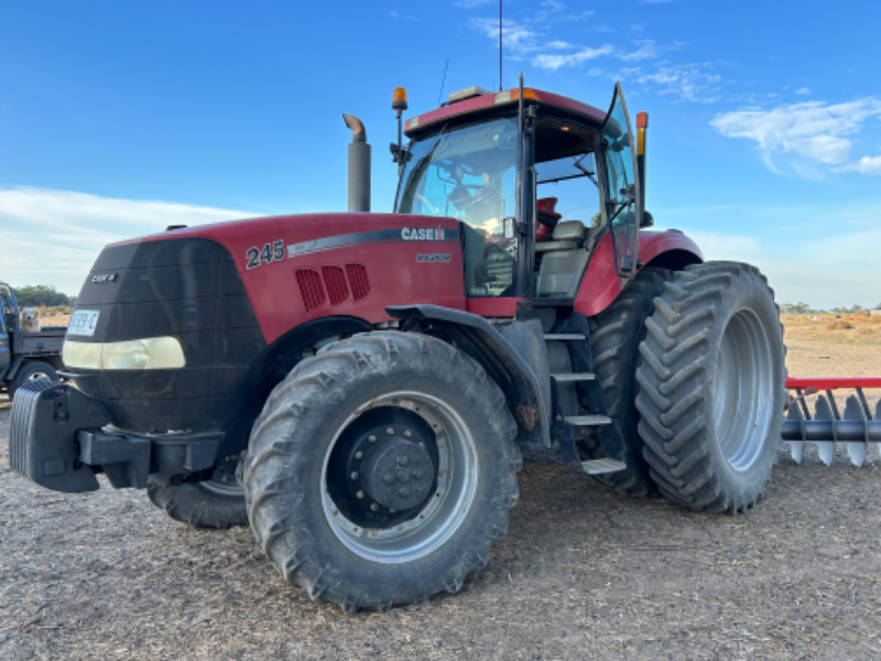 Lot 3 - 2011 Case IH Magnum 245 Tractor. | AuctionsPlus