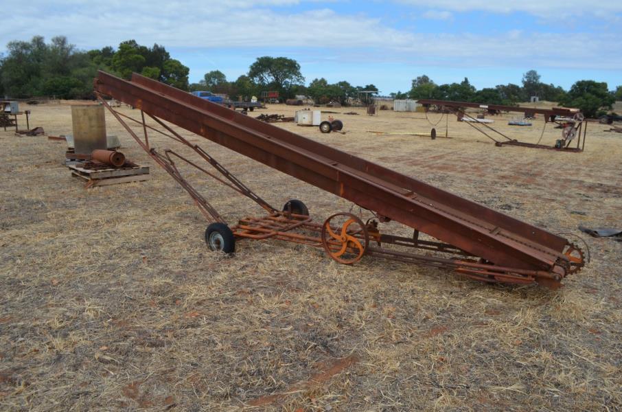 Lot 148 - Hay Elevator | AuctionsPlus