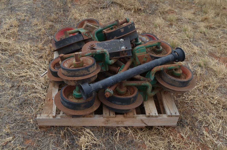 Lot 163 - Disc openers | AuctionsPlus