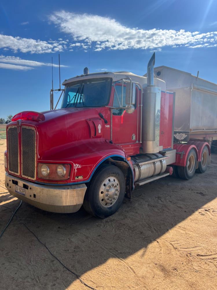 Lot 6 - 2010 KENWORTH T408 | AuctionsPlus