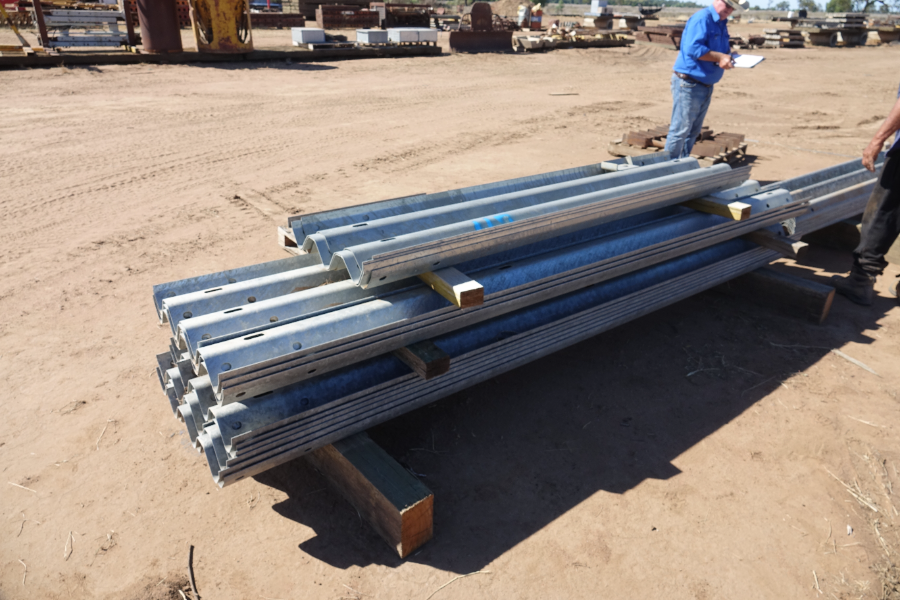 Lot 117 - ARMCO RAIL & FITTINGS | AuctionsPlus