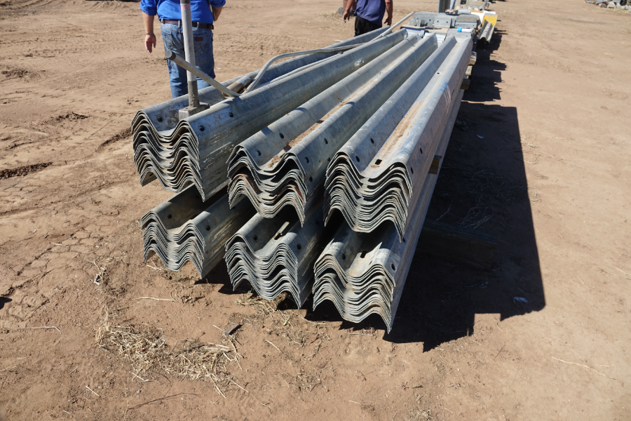Lot 118 - ARMCO RAIL & FITTINGS 120 x 4M | AuctionsPlus