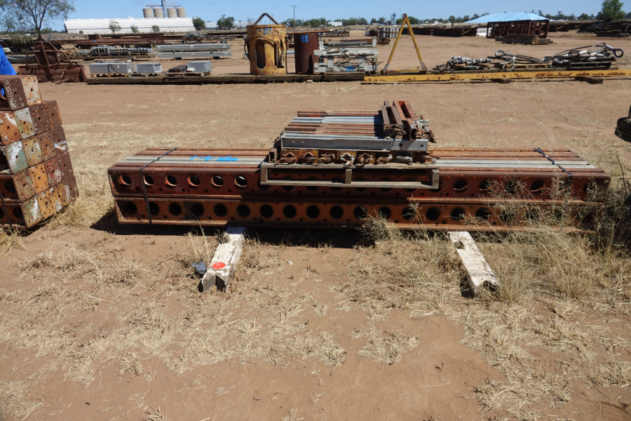 Lot 144 - SCAFFOLD JACKS & BRACKETS - RMD SUPER SLIMS PLATFORMS ...