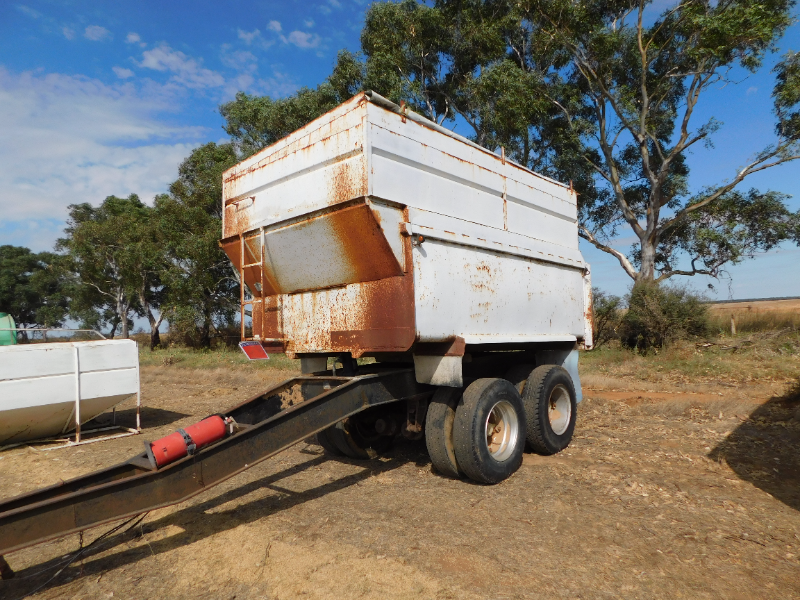Lot 75 - BOGIE PIG TRAILER Home made | AuctionsPlus
