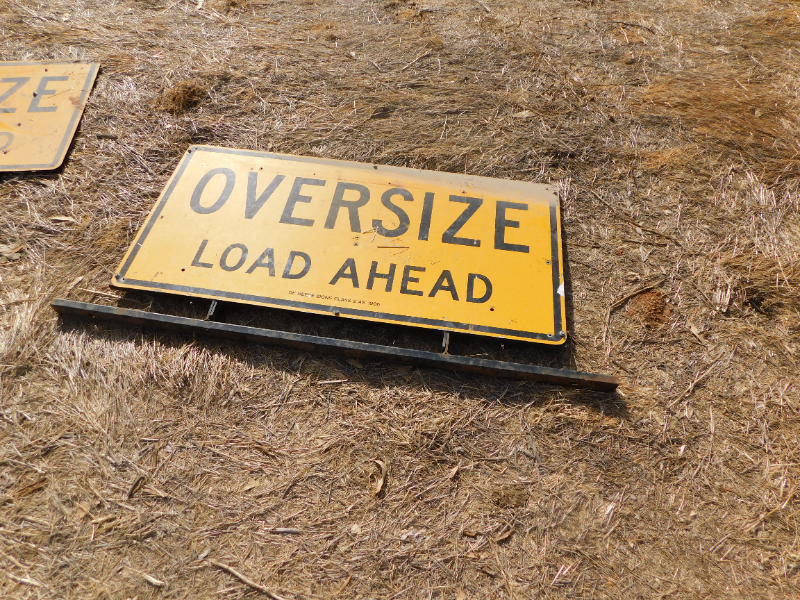 251 - OVERSIZE SIGN | AuctionsPlus