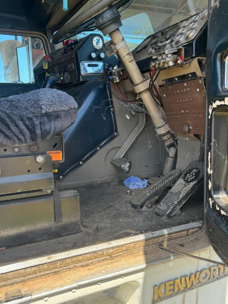 Lot 5 - KENWORTH DUAL AXLE K144 1980 WITH GRAIN TIPPER BIN. | AuctionsPlus