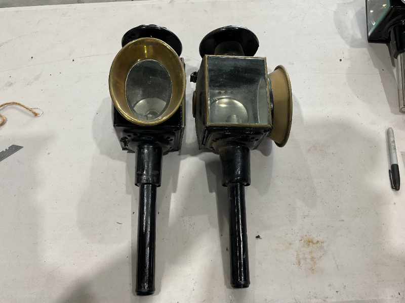 Lot 150 - Brass Oval front Lamps | AuctionsPlus