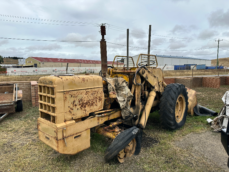MRC2 - INTERNATIONAL A40 SUPER LOADER. | AuctionsPlus