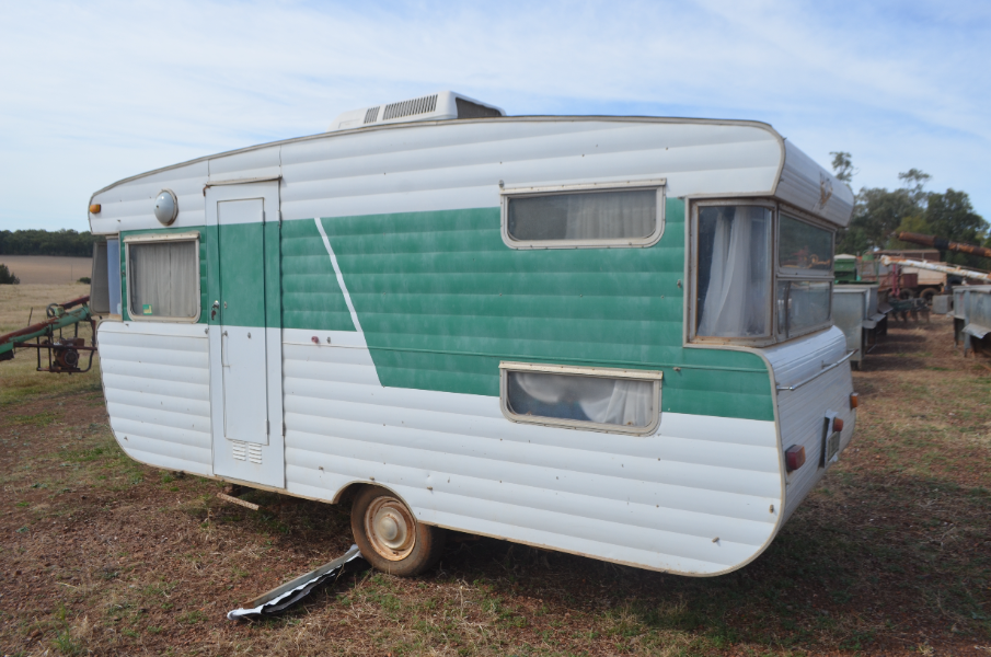 Lot 50 - Caravan | AuctionsPlus