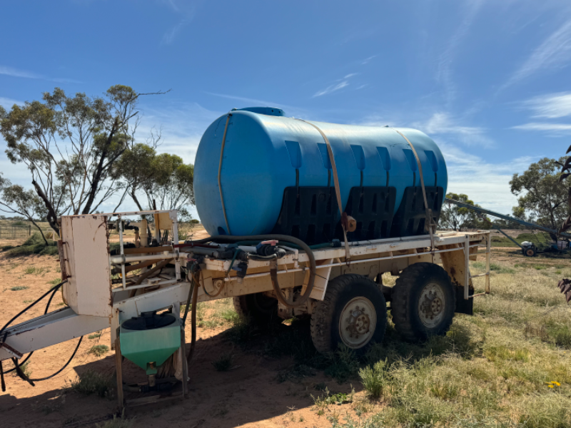 Lot 17 - 7000L Global Tank | AuctionsPlus