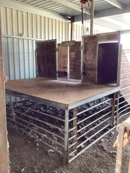 Lot 17 - Portable Shearing Module | AuctionsPlus