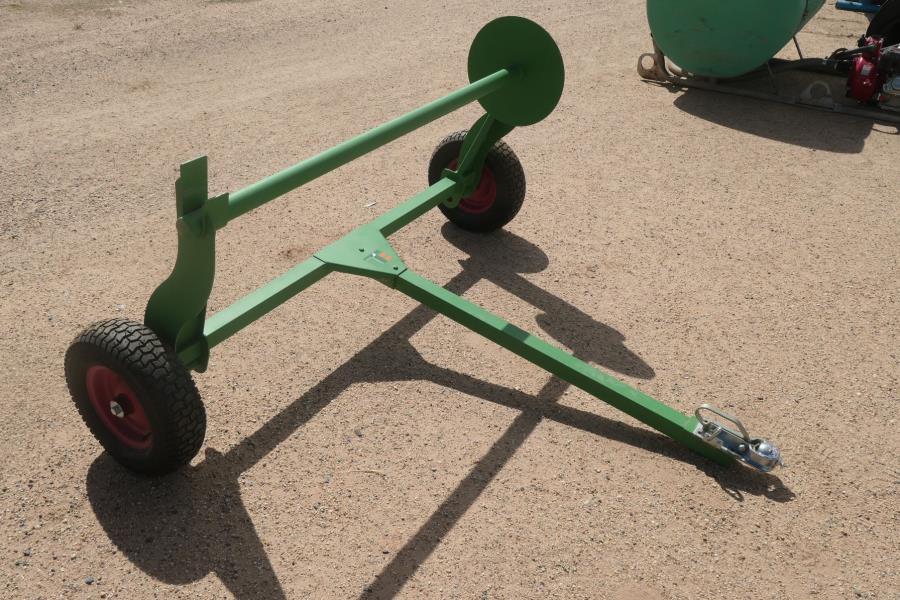 Lot 26 - Trailing Fence Wire Roller | AuctionsPlus