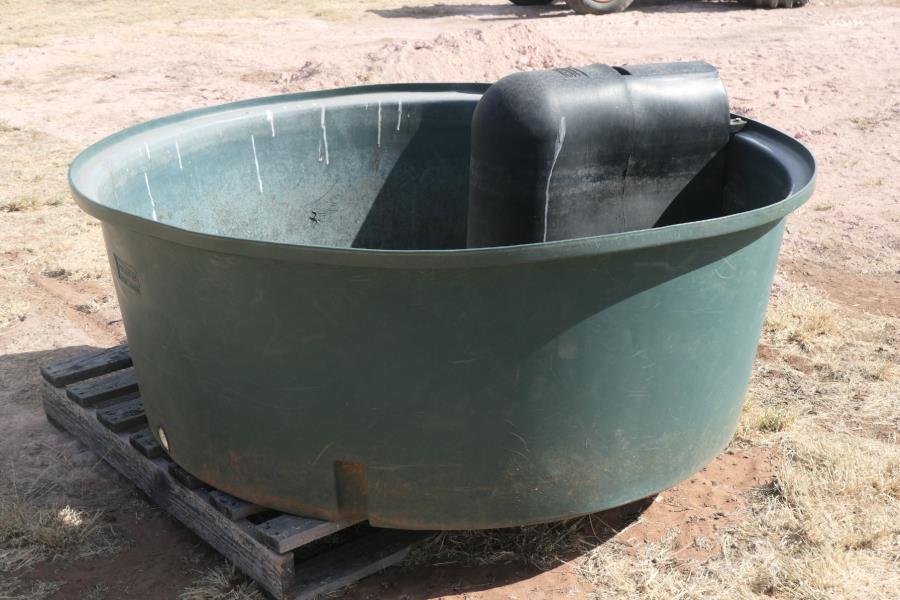 Lot 48 - Poly Water Trough | AuctionsPlus