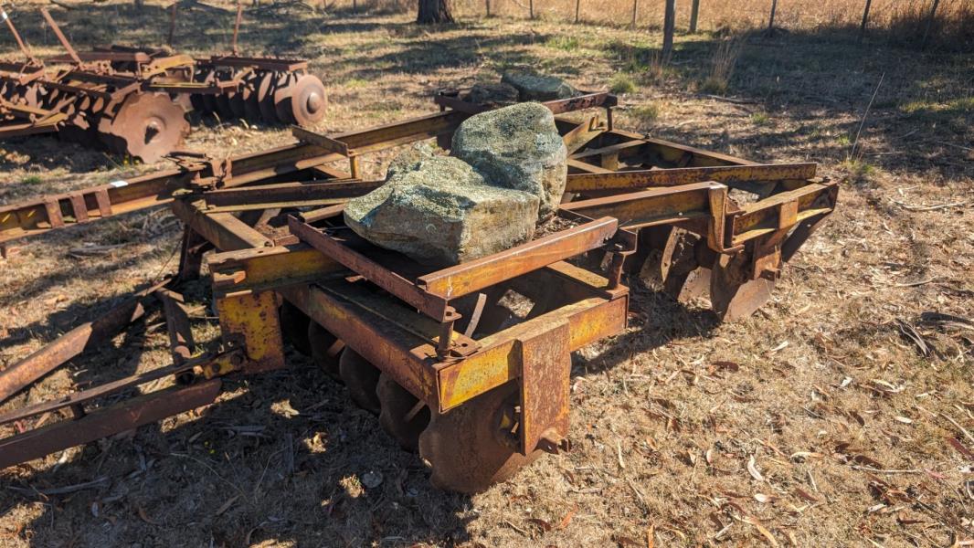 Lot 73 - Connor Shea 16 Plate Baby Giant Discs | AuctionsPlus