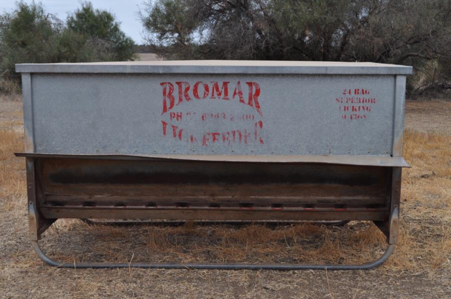 Lot 216 - BROMAR LICK FEEDER | AuctionsPlus