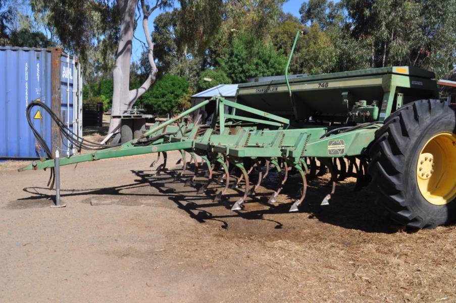 Lot 237 - CHAMBERLAIN 746 COMBINE | AuctionsPlus