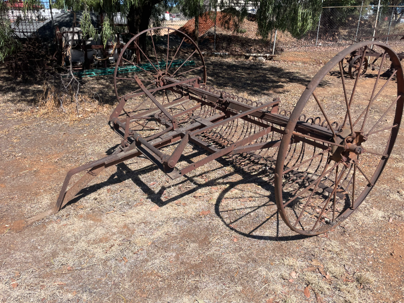 Lot 124 - Vintage Dump Rake | AuctionsPlus