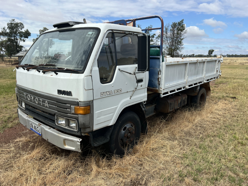 Lot 10 - Toyota DYNA 300 Truck | AuctionsPlus