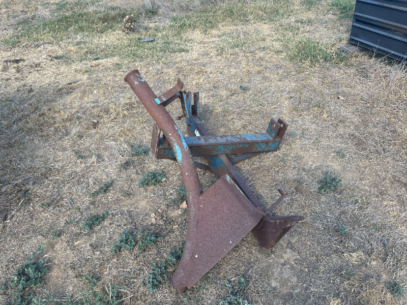 Lot 117 - Single Tyne Ripper with Pipe layer | AuctionsPlus