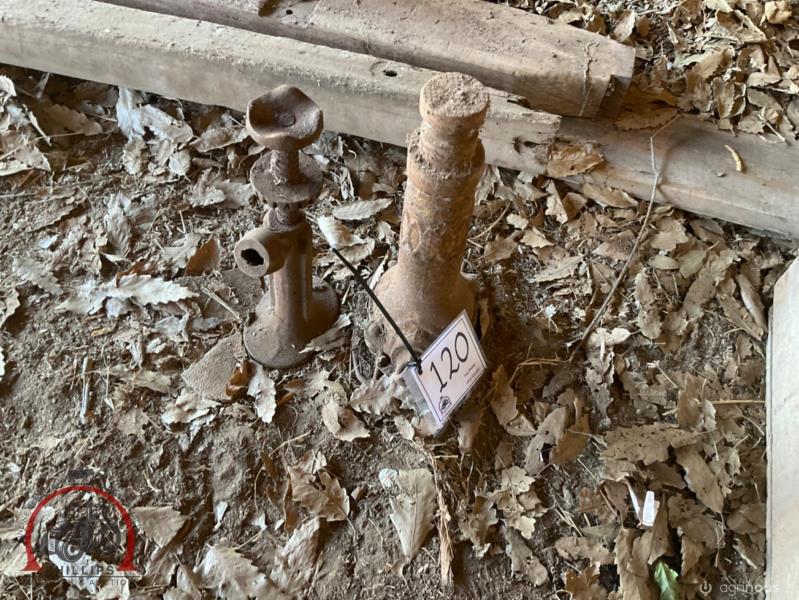 Lot 120 - Vintage jacks x 2 | AuctionsPlus