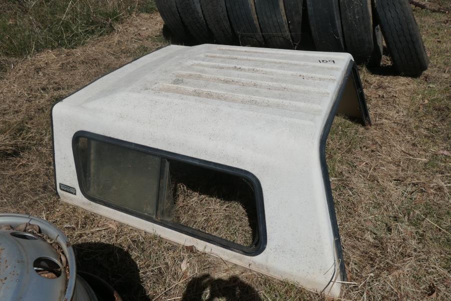 Lot 109 - Fibreglass Ute Canopy | AuctionsPlus