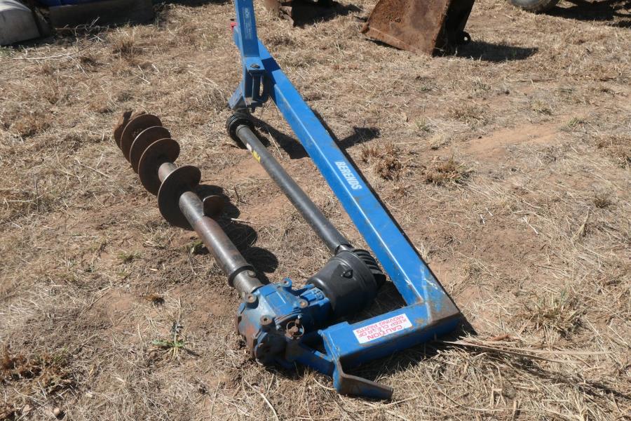 Lot 14 - 3 Point Linkage Post Hold Digger | AuctionsPlus