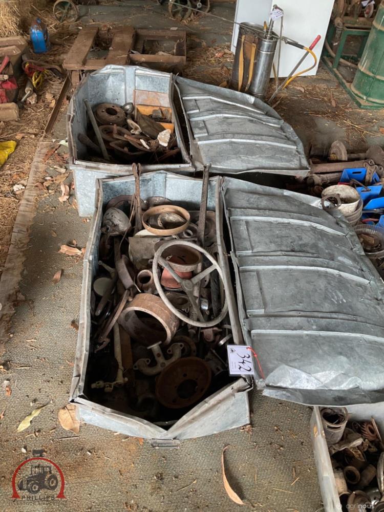 Lot 342 - Austin 7 - 2 trunks of assorted parts | AuctionsPlus