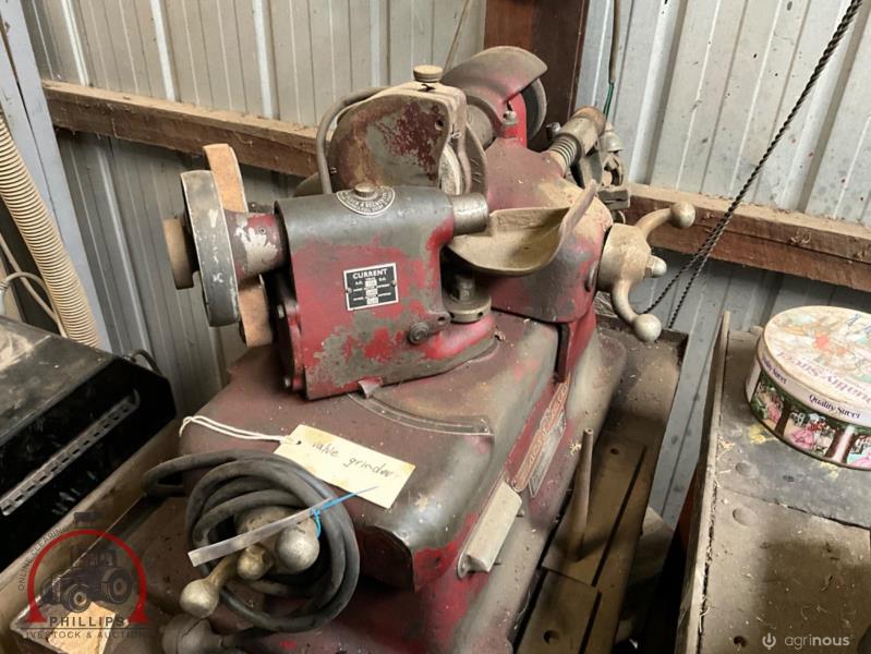 Lot 240 - Black and Decker valve grinder inc 3 wheels | AuctionsPlus