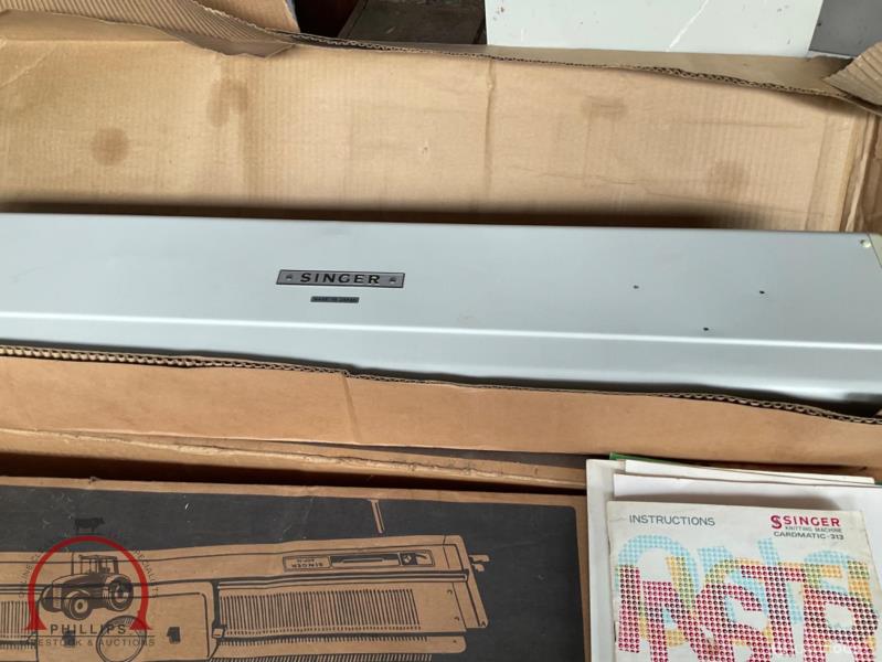 Lot 361 - Singer knitting machines | AuctionsPlus