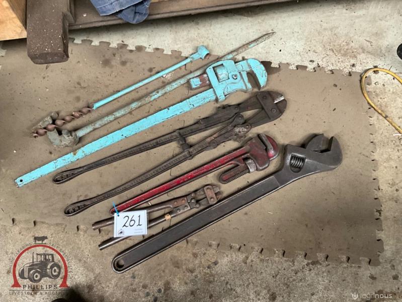Lot 261 - Assorted tools etc | AuctionsPlus
