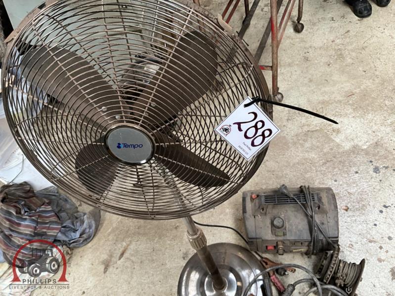 Lot 288 - Assorted items | AuctionsPlus