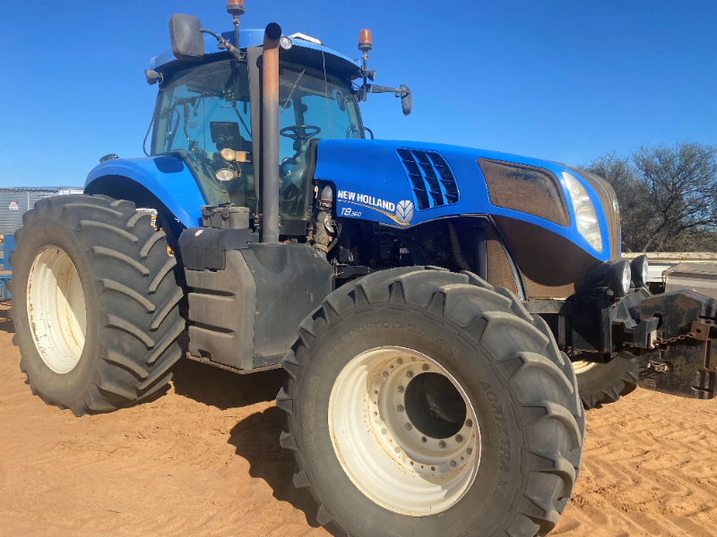 Lot 6 - 2013 New Holland T8 360 Tractor | AuctionsPlus