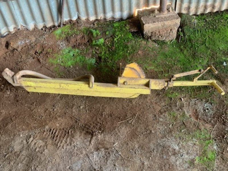 Lot 18 - Cattle Crush Chin Bar | AuctionsPlus